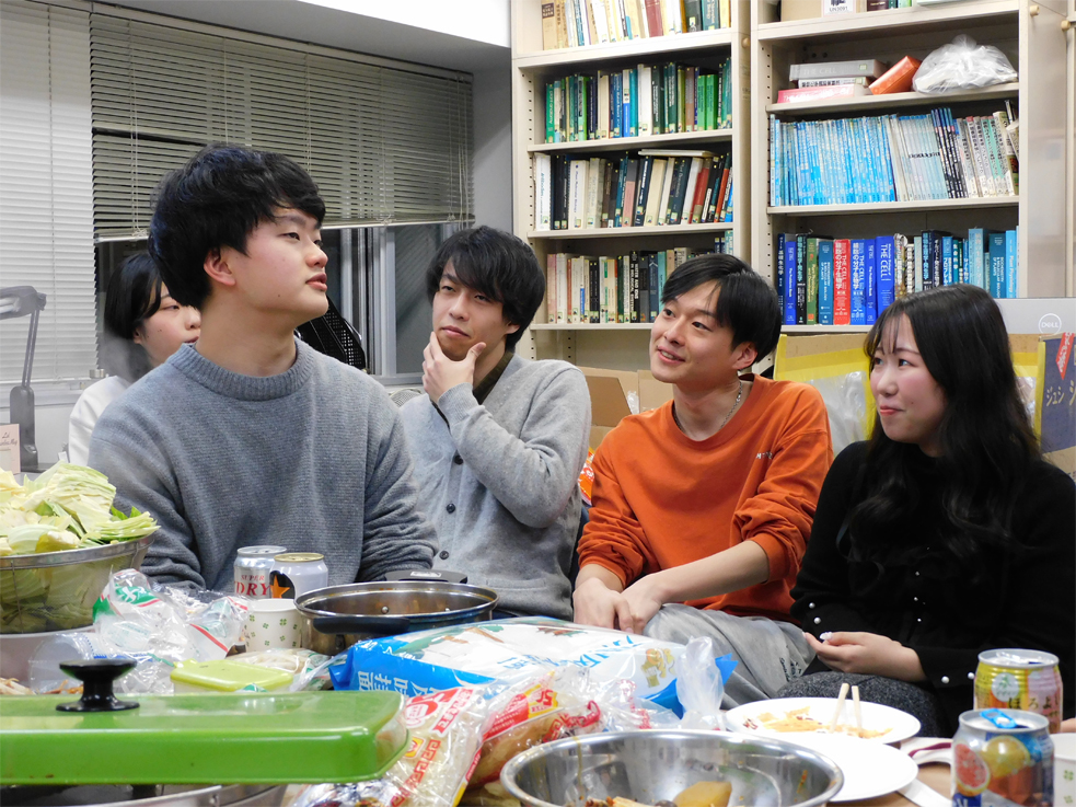 追い出しコンパを開催しました | 京都大学大学院生命科学研究科｜植物化学生物学分野