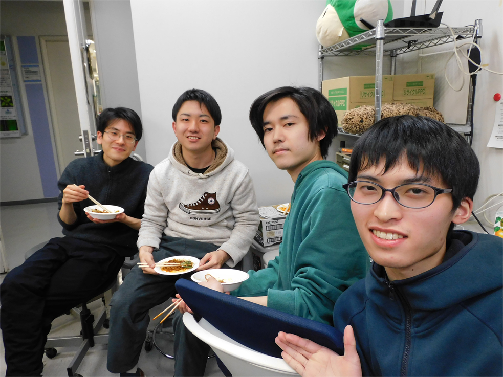 追い出しコンパを開催しました | 京都大学大学院生命科学研究科｜植物化学生物学分野